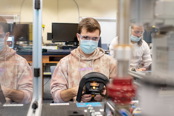 Funding available to support student research and creative activity
