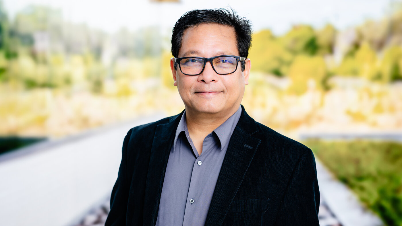 Saw Wai Hla receives Feynman Prize for excellence in nanotechnology experimentation